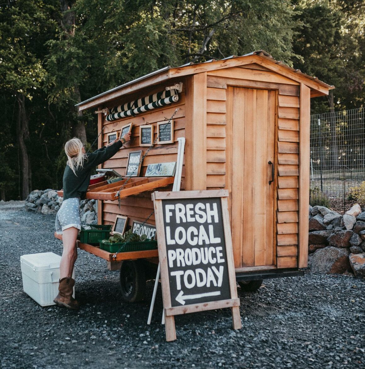 21 Roadside Farm Stand Ideas to Stand Out | TheGrow 21 Roadside Farm Stand Ideas to Stand Out | TheGrow